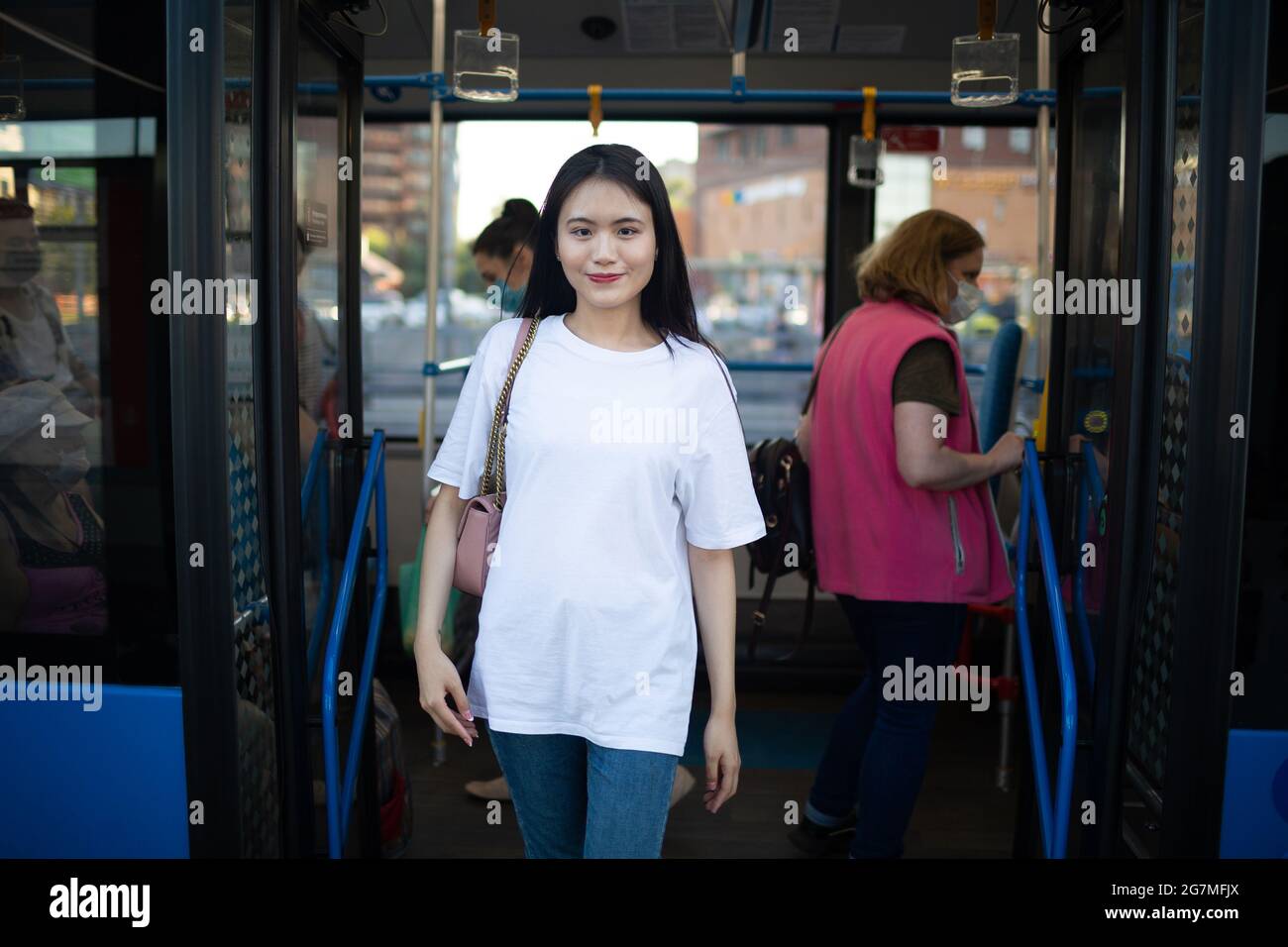 Asian bus stop hi-res stock photography and images - Alamy