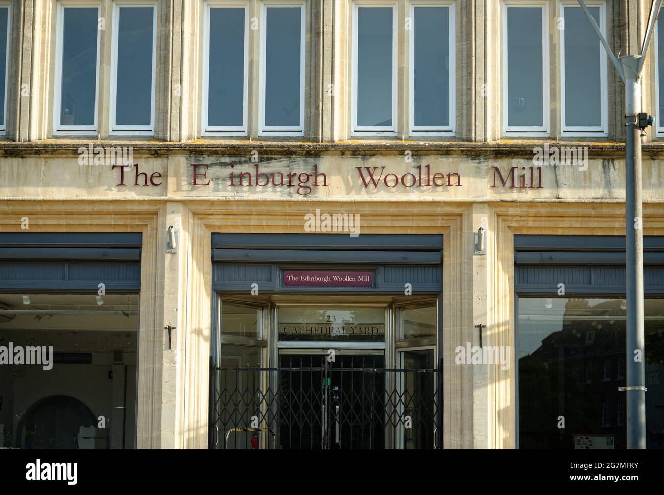 Edinburgh woollen mill shop hi-res stock photography and images - Alamy