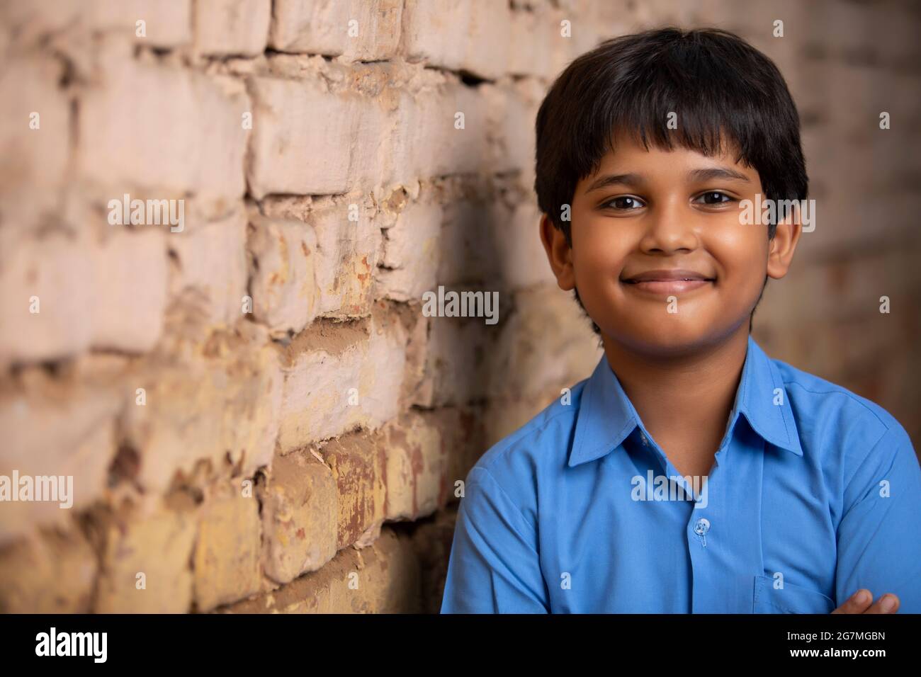 Boy smiling to camera hi-res stock photography and images - Alamy