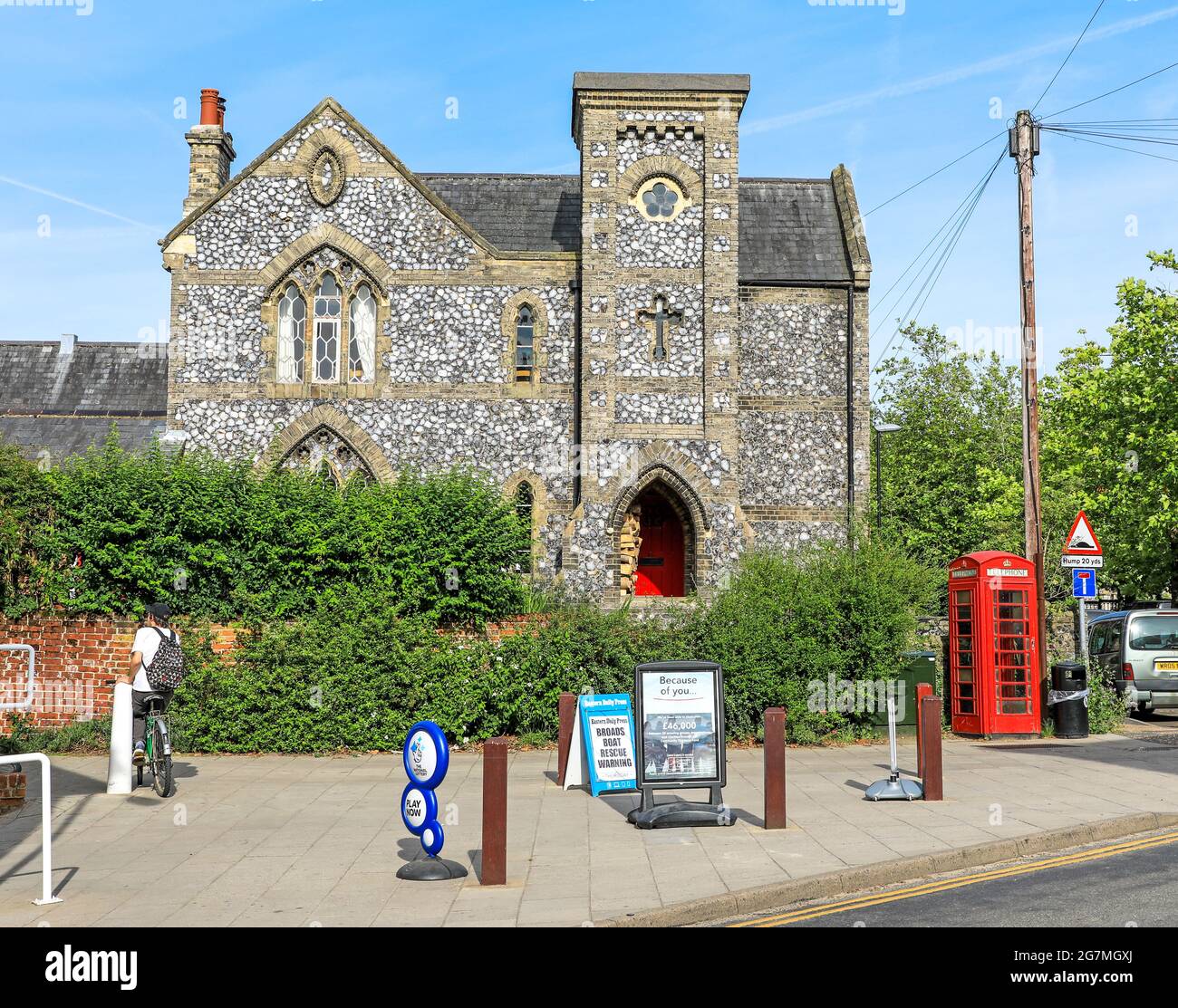 The former school, now library and information centre at Loddon ...