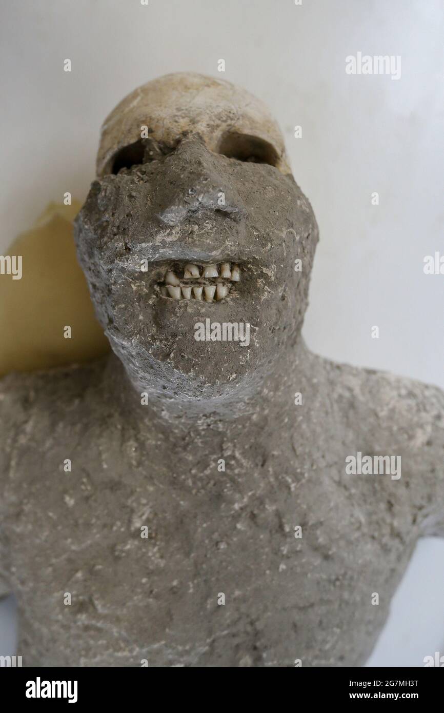 Plaster Casts Pompeii High Resolution Stock Photography and Images - Alamy