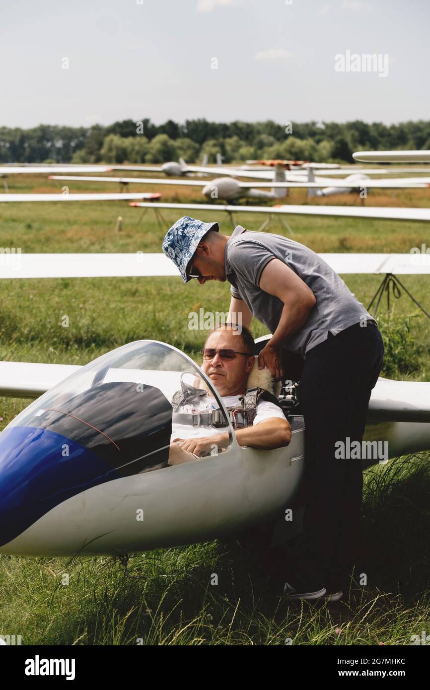 Fixed wing aircraft hi-res stock photography and images - Alamy