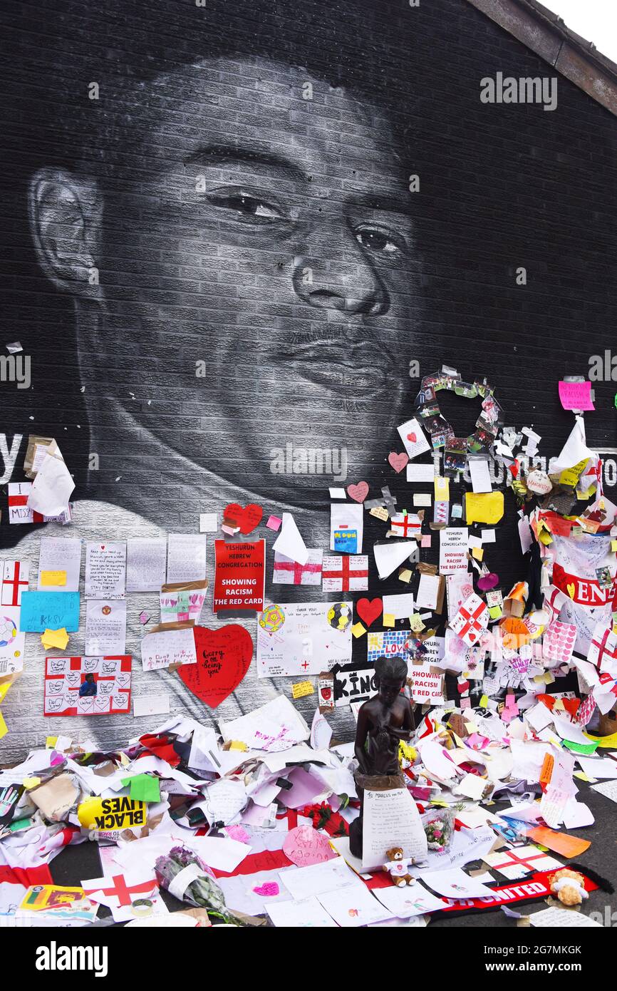 Marcus rashford mural hi-res stock photography and images - Alamy