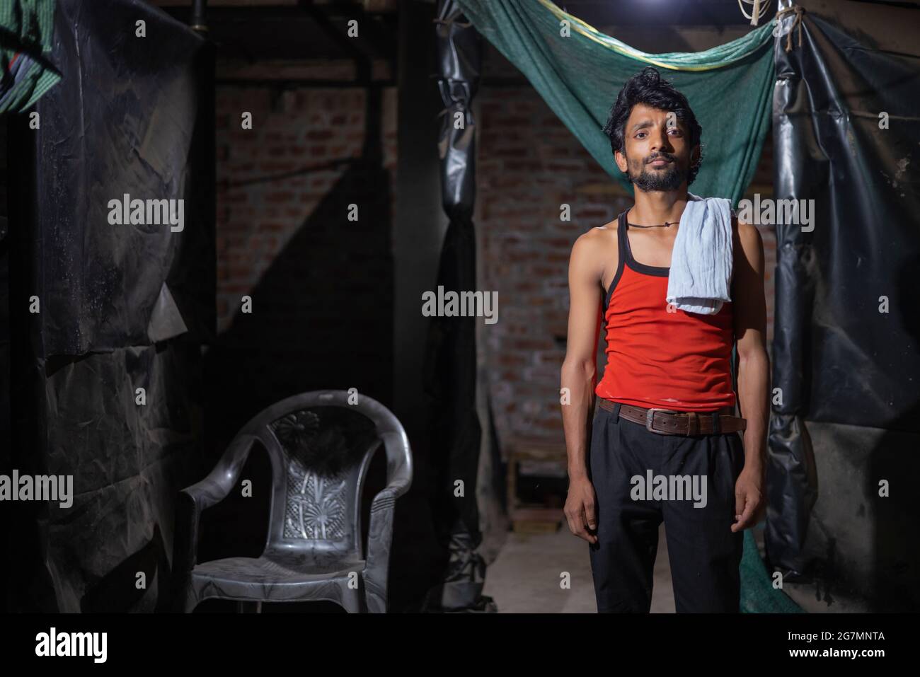 Daily wage hi-res stock photography and images - Alamy