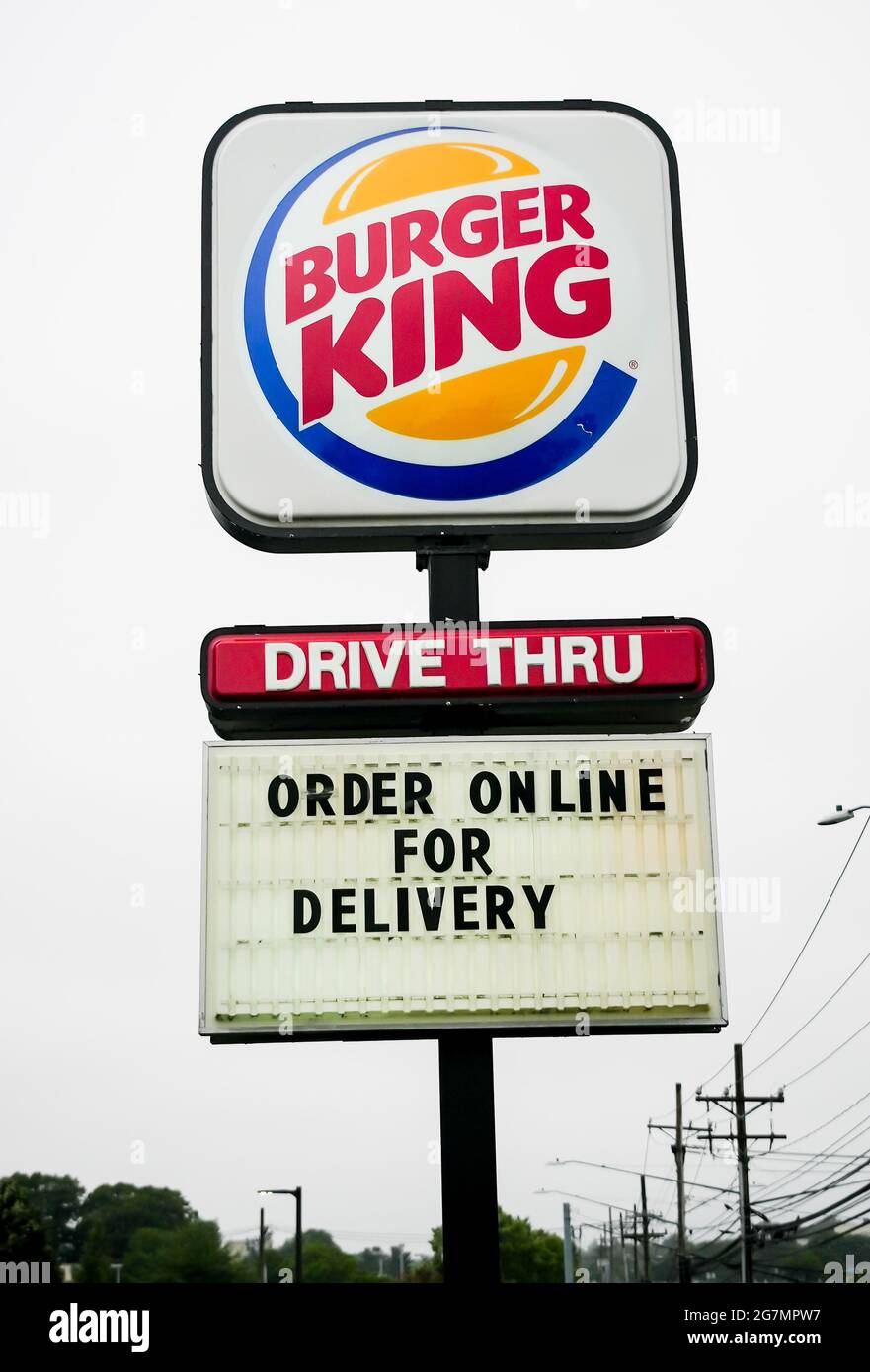 Signage for burger king hi-res stock photography and images - Alamy