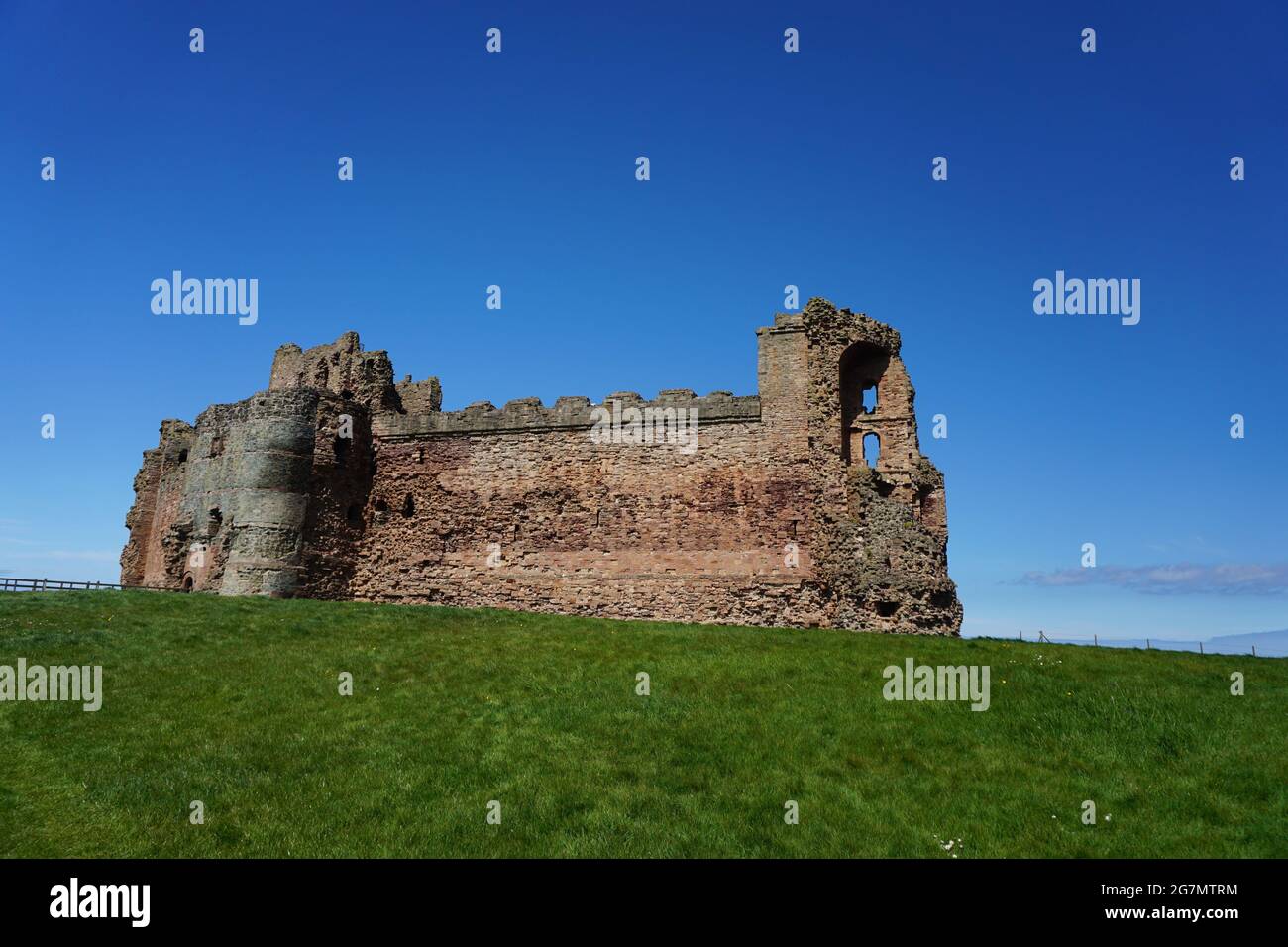 Besieged castles hi-res stock photography and images - Alamy