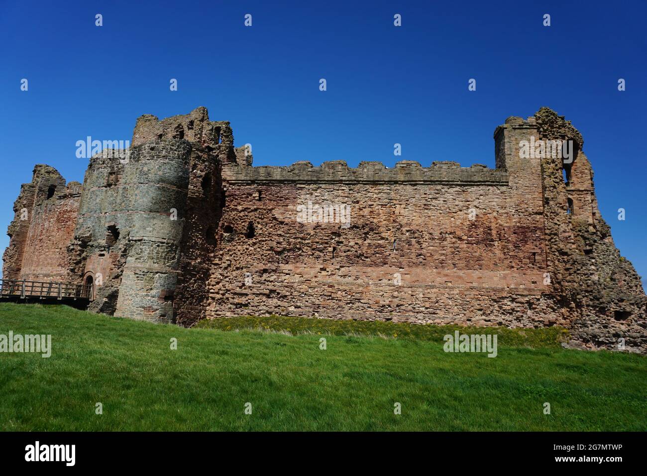 Tantallon Castle east Lothian Scotland Stock Photo - Alamy