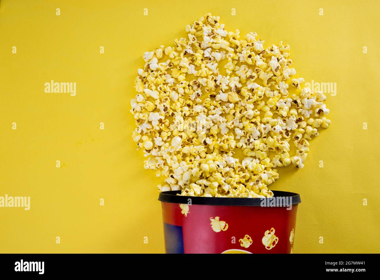 An illustration of popcorn popping out Stock Photo - Alamy