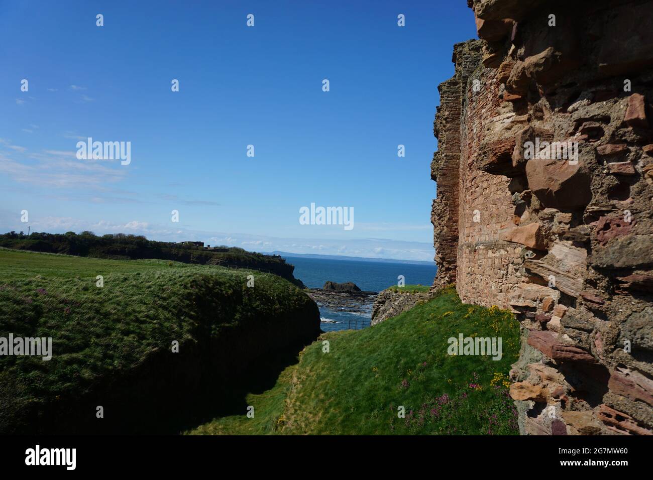 Tantallon Castle east Lothian Scotland Stock Photo - Alamy