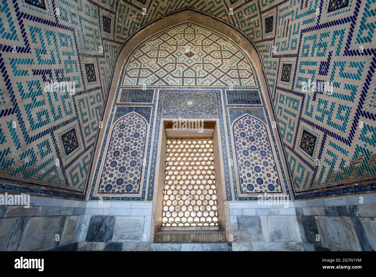 Ulugh Beg Madrasah, Registan complex, Samarkand, Uzbekistan Stock Photo ...