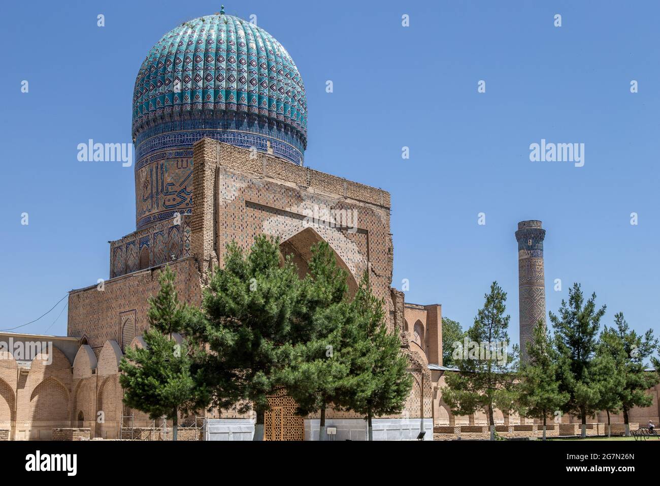 Courtyard, Bibi Khanum mosque Samarkand, Uzbekistan Stock Photo - Alamy