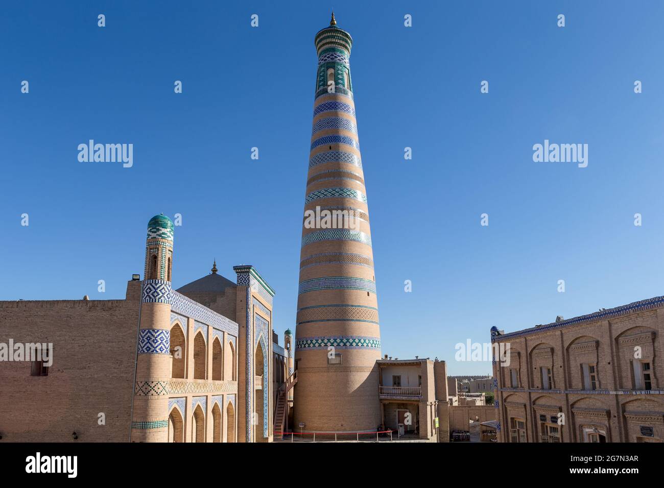 Islam Khoja Complex: mosque and minaret, Khiva, Uzbekistan Stock Photo ...