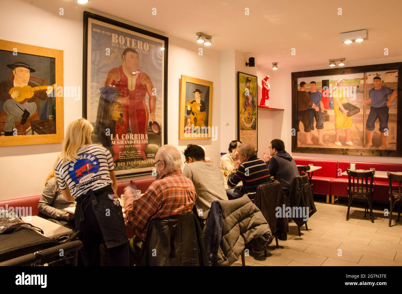 Biarritz france restaurant hi-res stock photography and images - Alamy