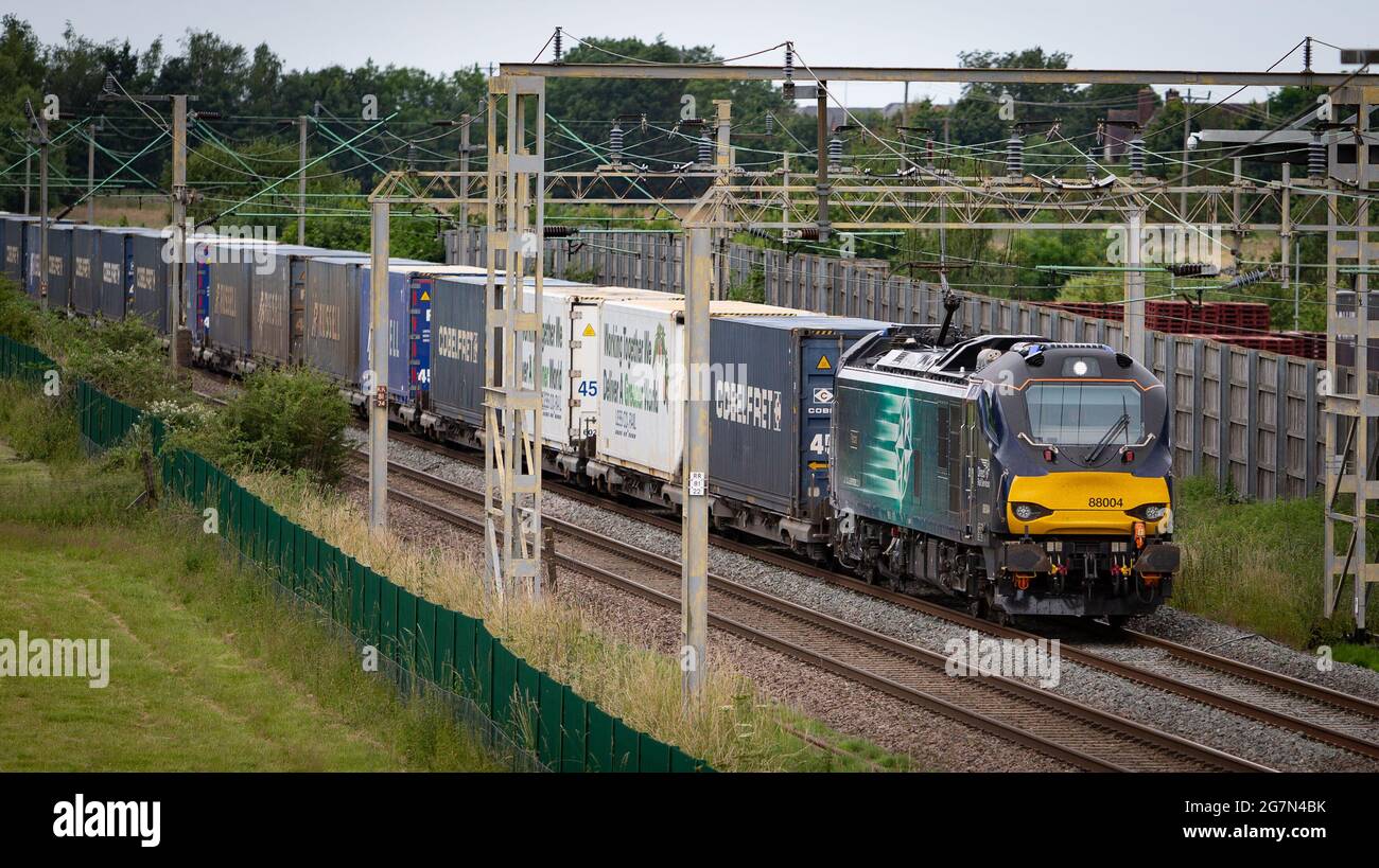 DRS class 88 - 88004 "Pandora" arriving at DIRFT Stock Photo - Alamy