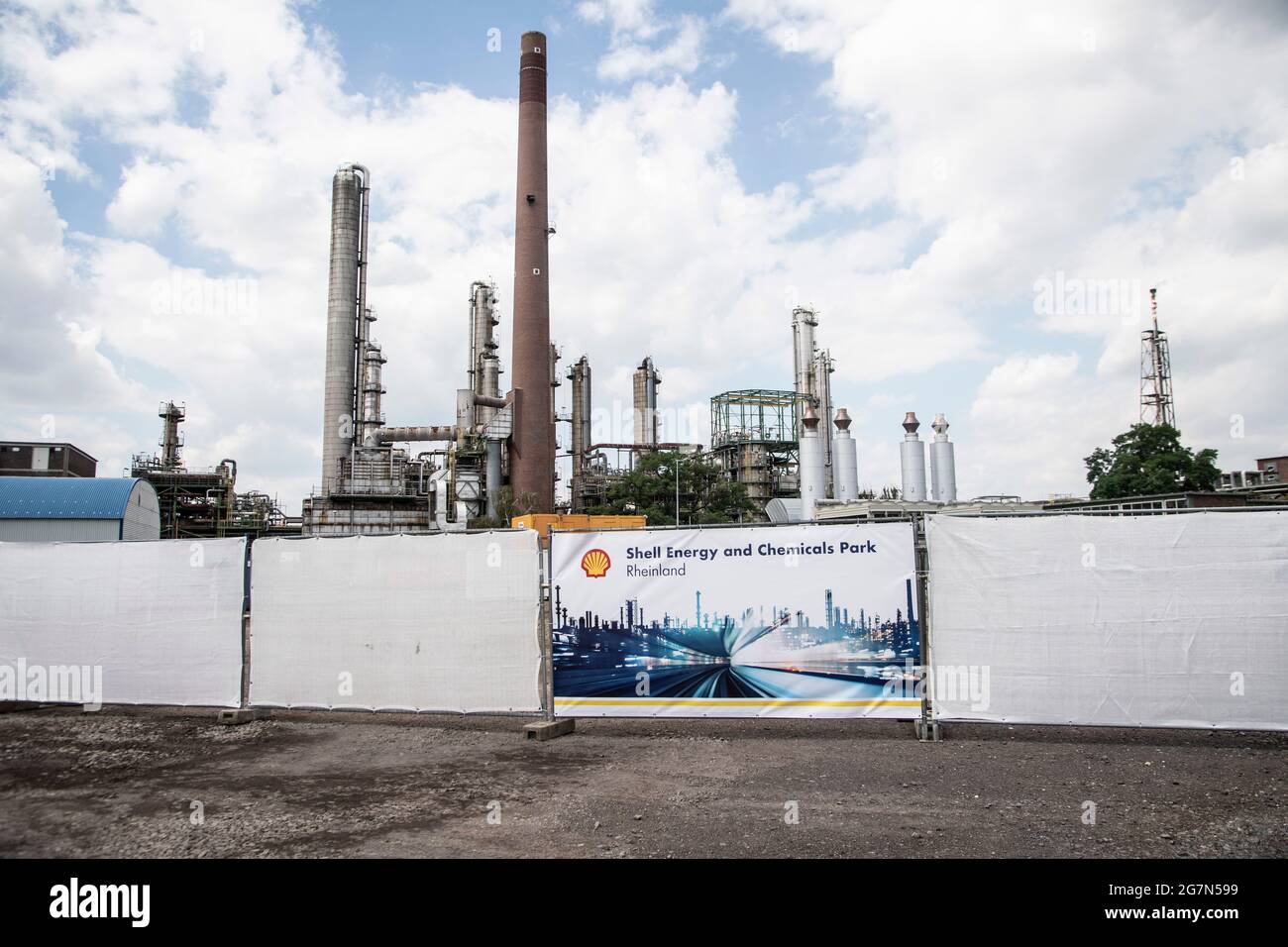 Wesseling, Deutschland. 02nd July, 2021. Shell Energy sign at Chemicals ...