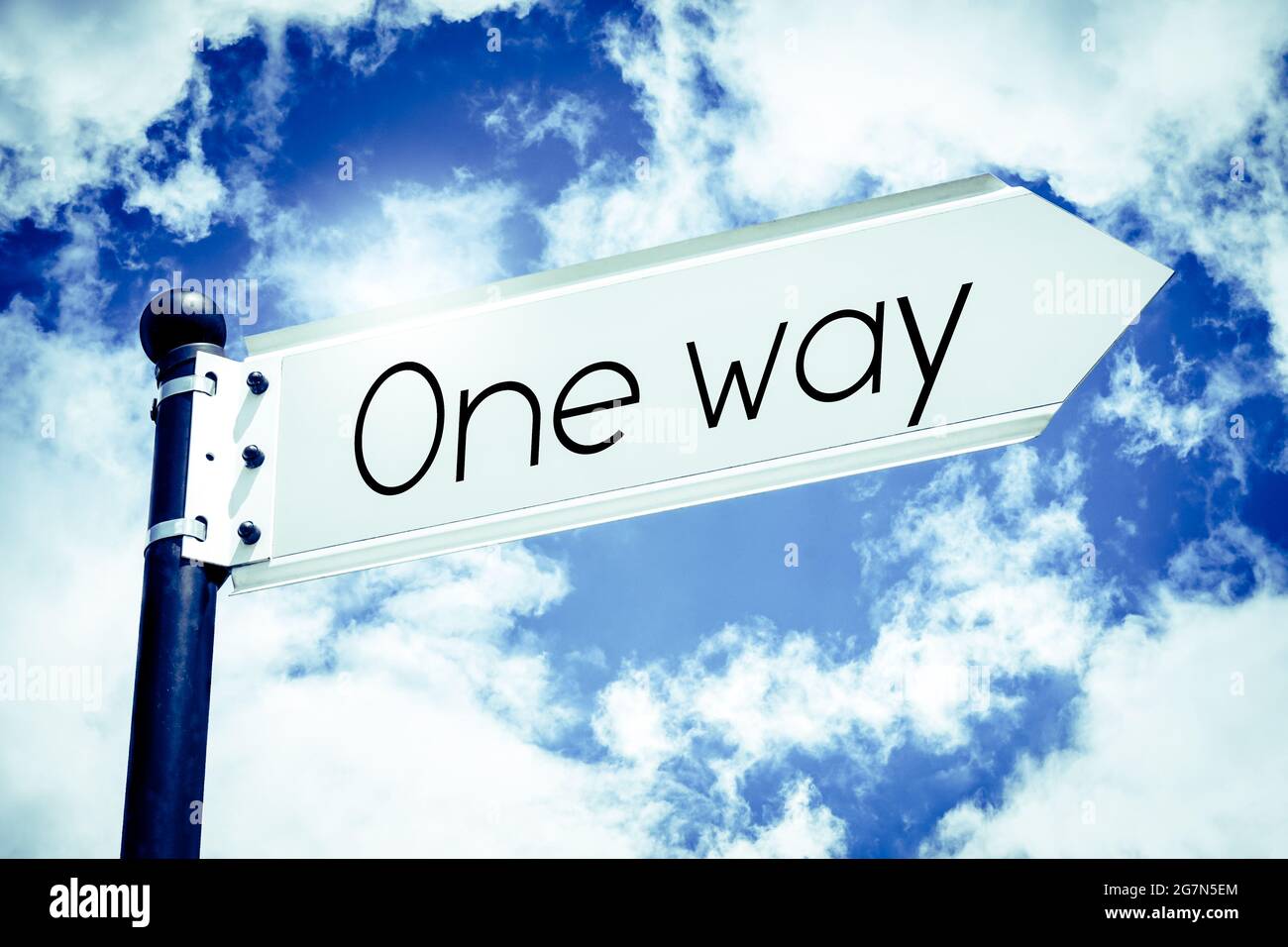 Signboard with one arrow hi-res stock photography and images - Alamy