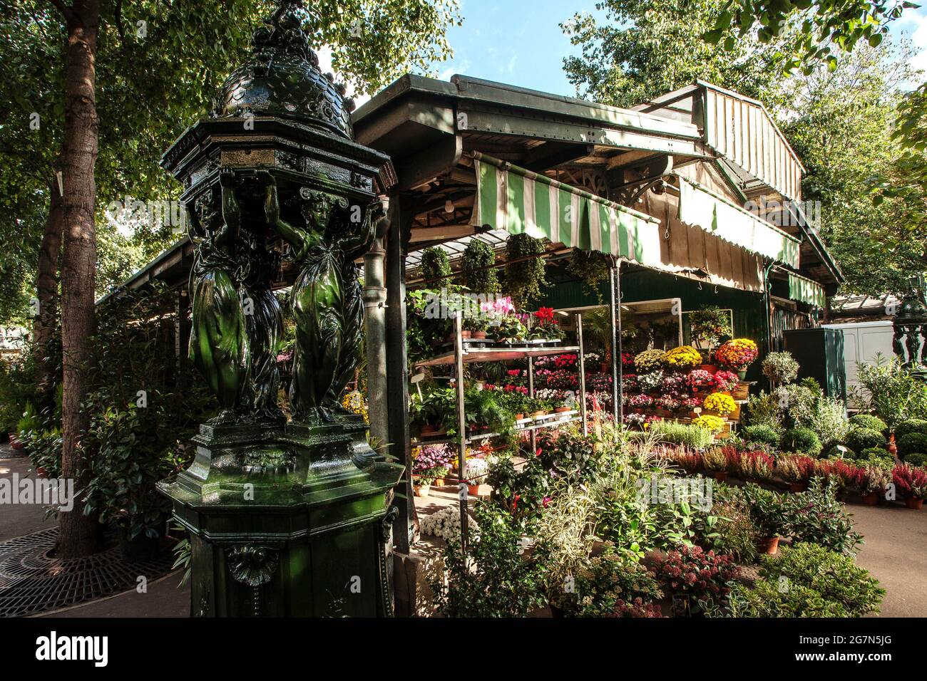 Paris france marché aux fleurs hi-res stock photography and images - Alamy