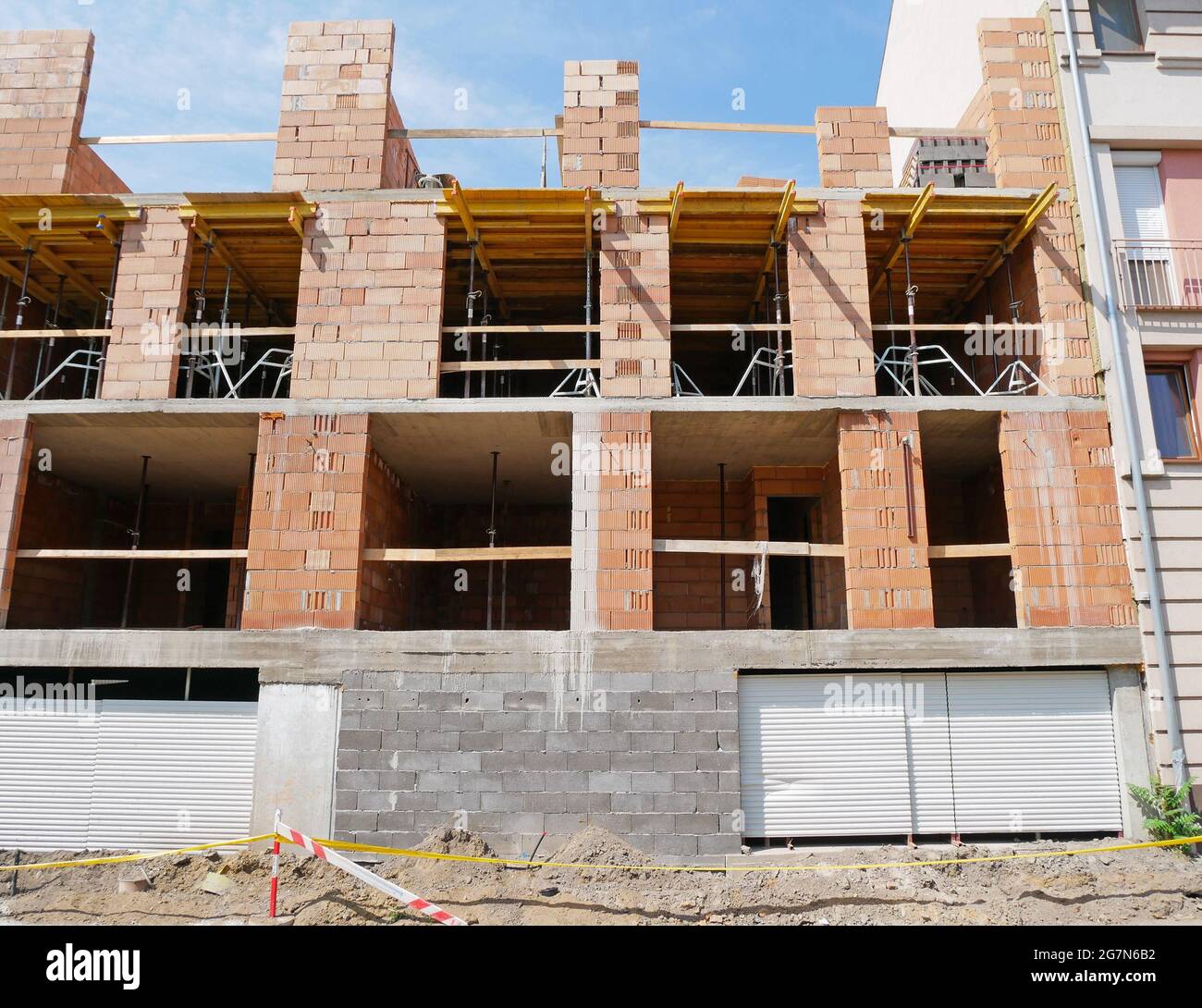 Construction of a new apartment building Stock Photo - Alamy