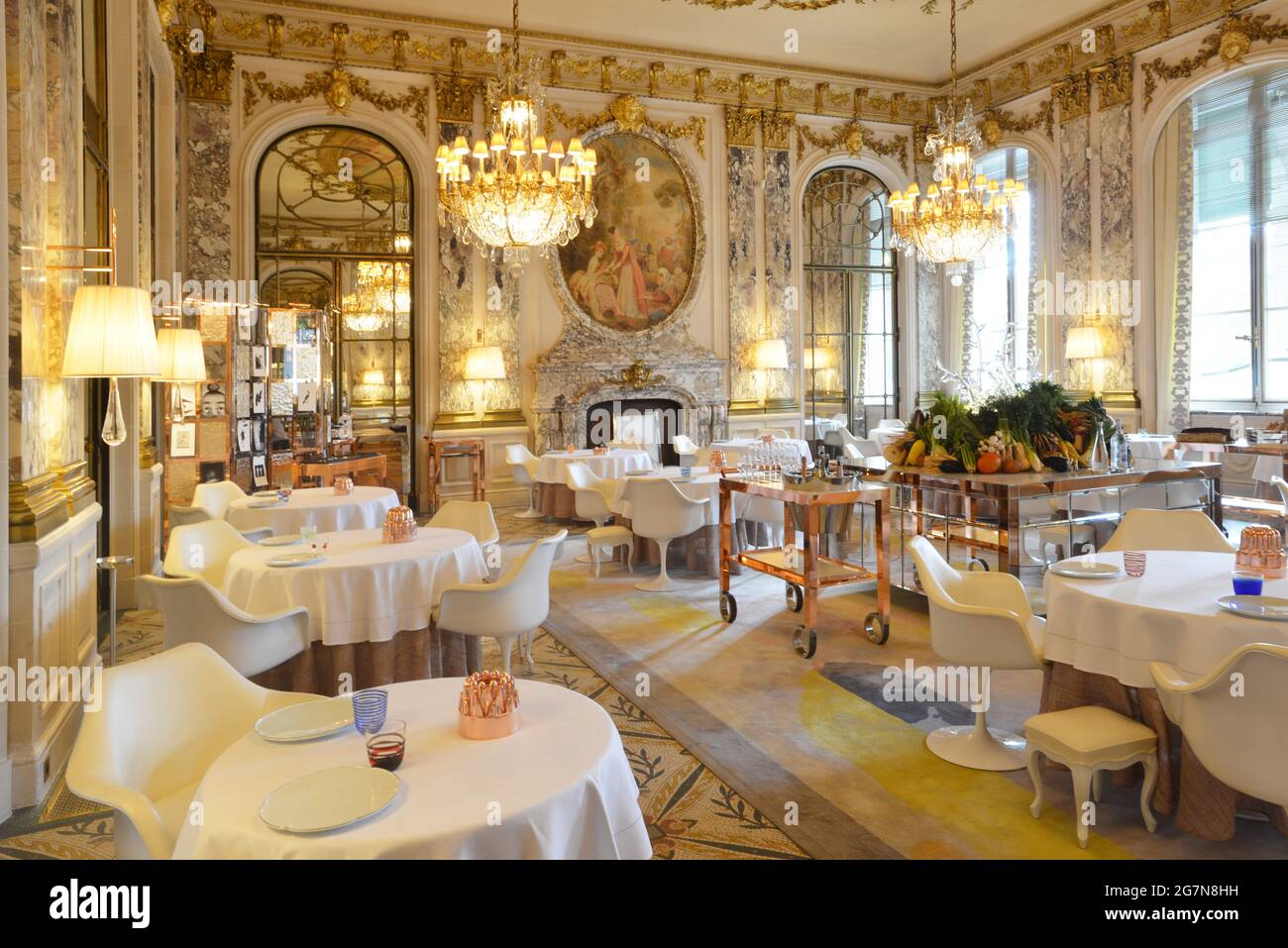 FRANCE. PARIS 75001. HOTEL THE MEURICE (5*). THE GASTRONOMIC RESTAURANT ...