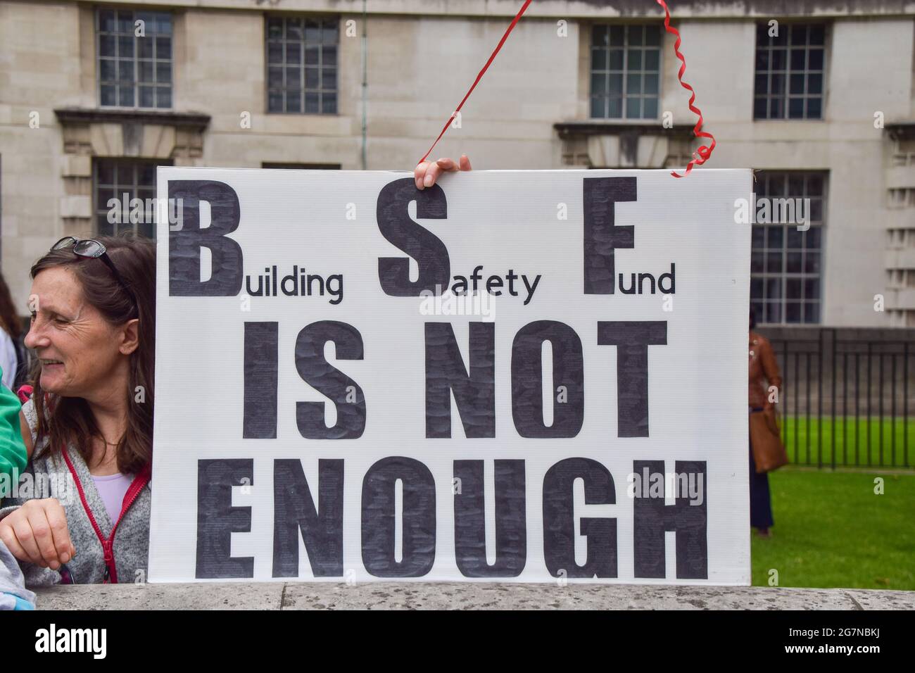 Dangerous cladding hi-res stock photography and images - Alamy