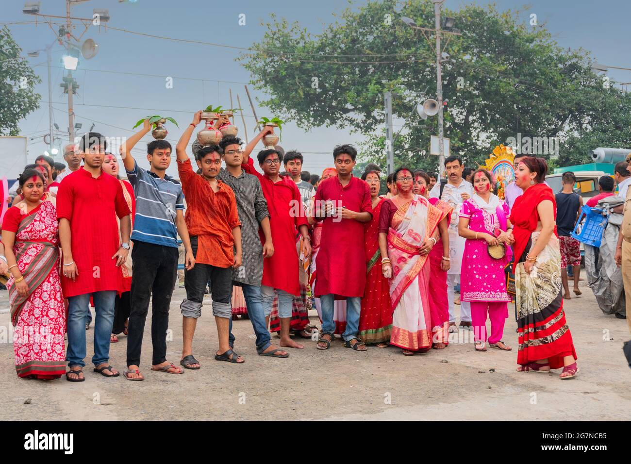 Devotee devotees hi-res stock photography and images - Alamy