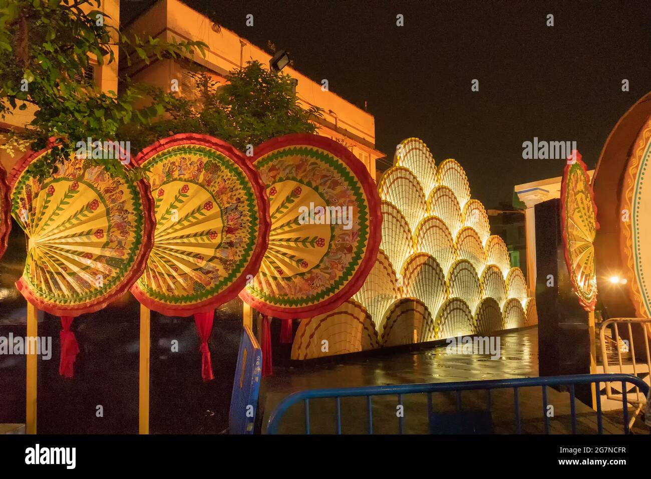 KOLKATA , INDIA - SEPTEMBER 28, 2017 : Night image of decorated Durga ...