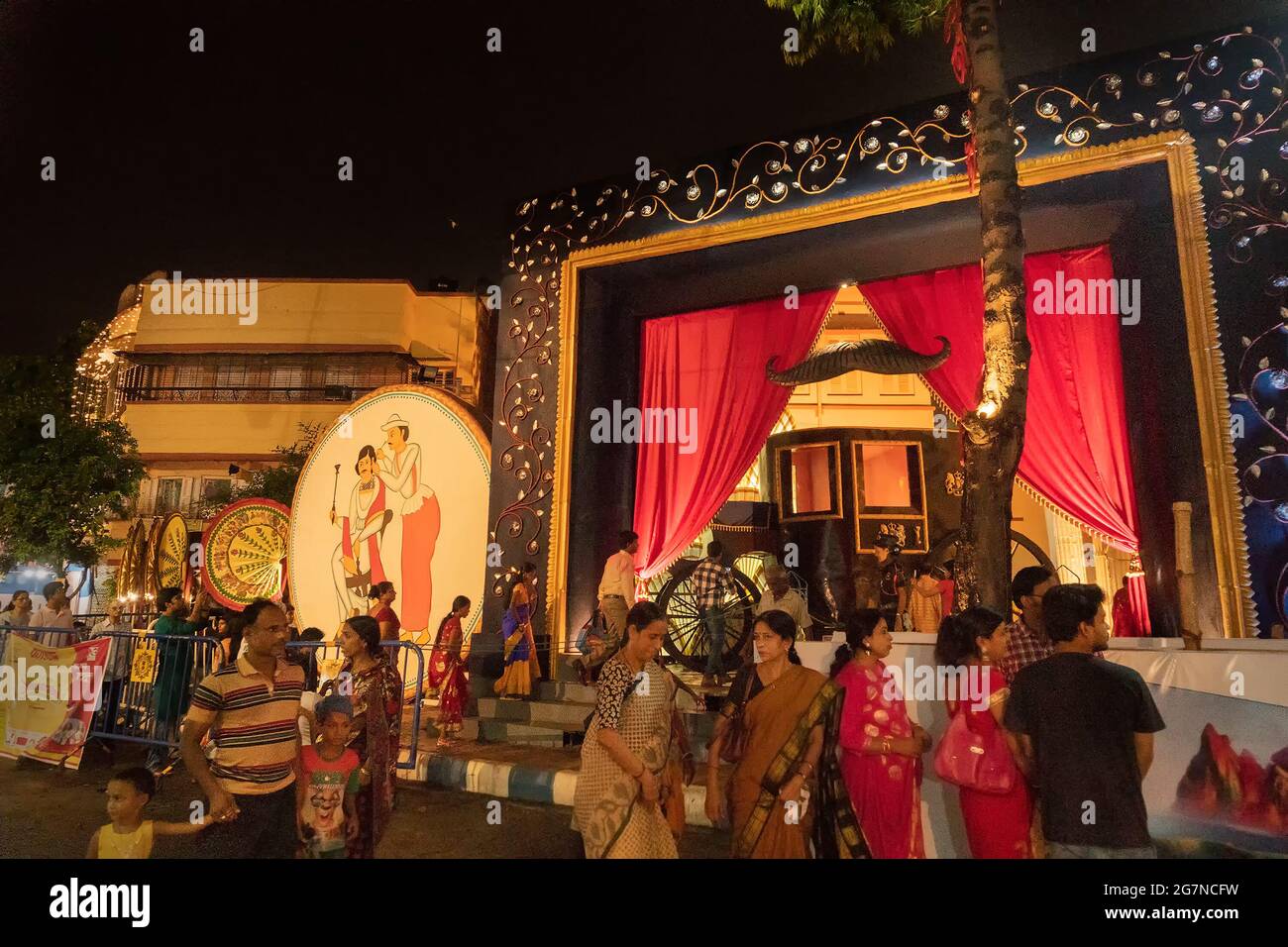 KOLKATA , INDIA - SEPTEMBER 28, 2017 : Night image of visitors outside ...