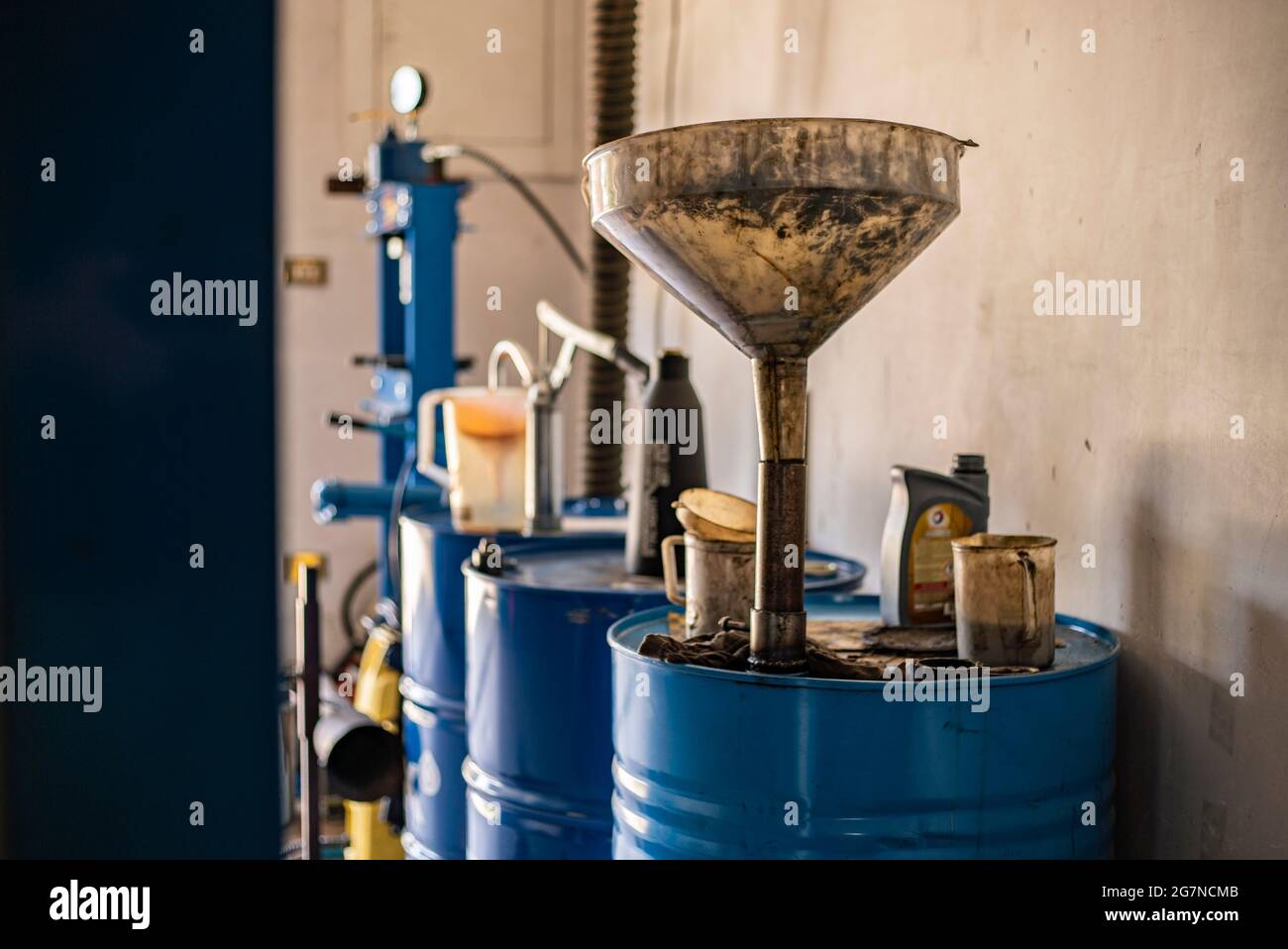 Used oil collection service hi-res stock photography and images - Alamy