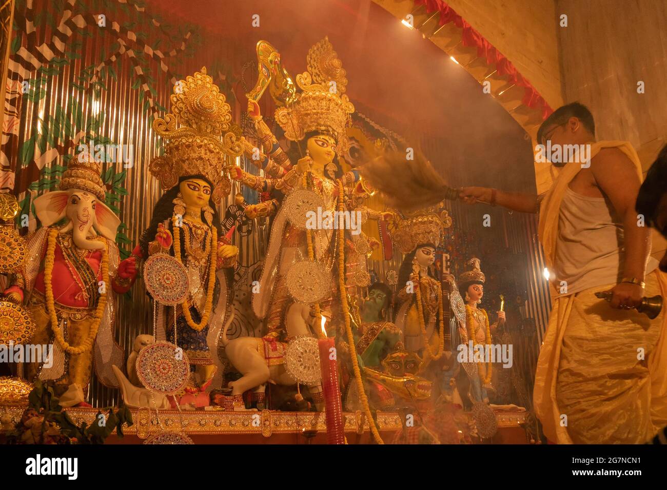 KOLKATA , INDIA - SEPTEMBER 27, 2017 : Saptami Puja - young Hindu ...