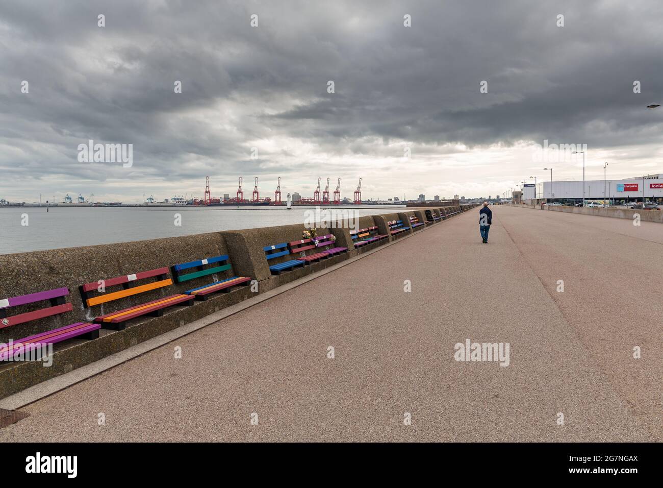 New brighton wirral promenade hi-res stock photography and images - Alamy