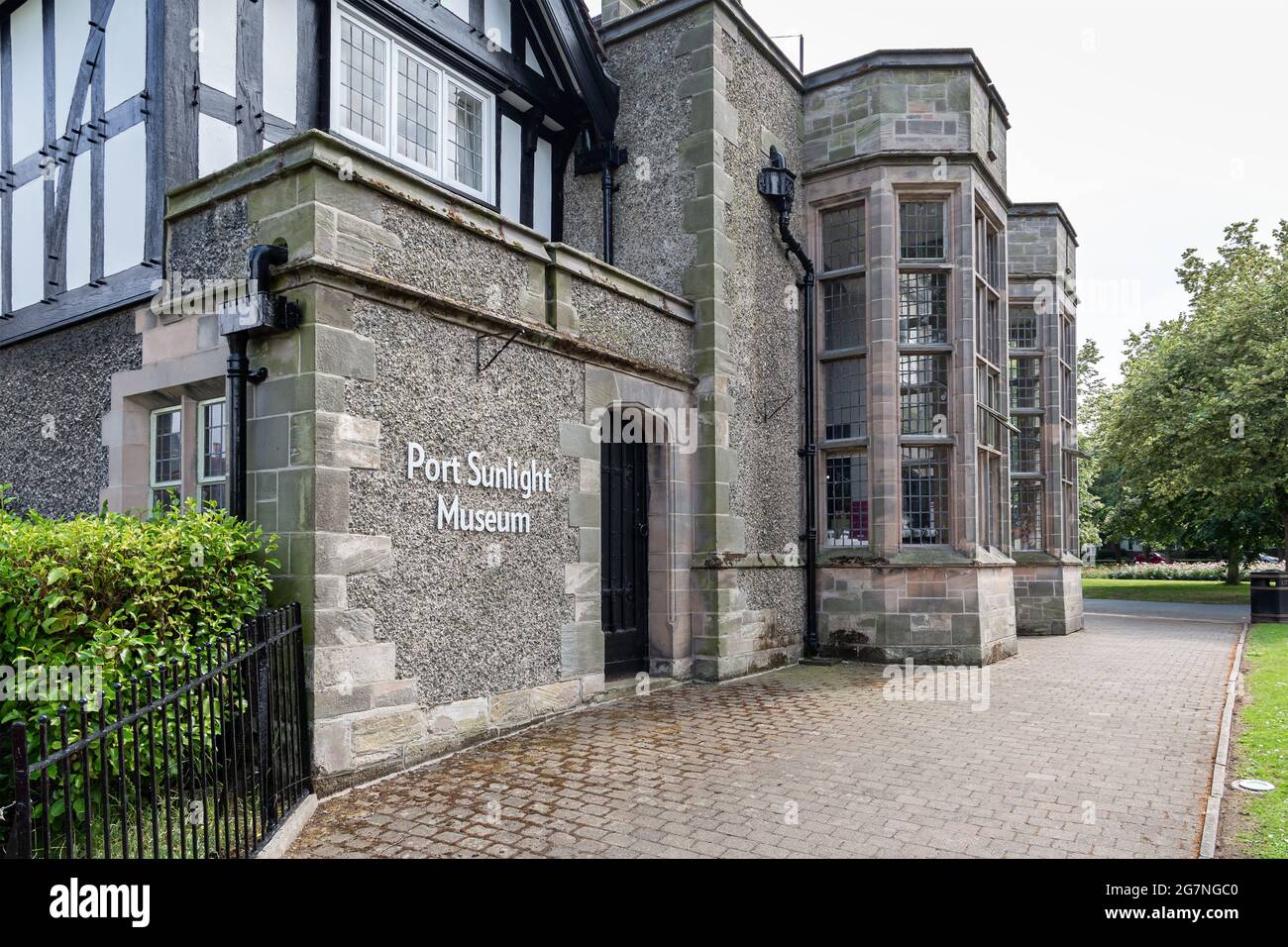 Port Sunlight Museum, Wirral, UK. Former Girls club in the garden ...