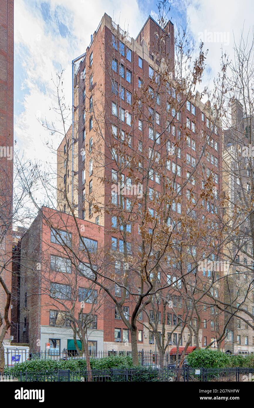 7 Gracie Square is an Art Deco cooperative with a stunning set of hand ...
