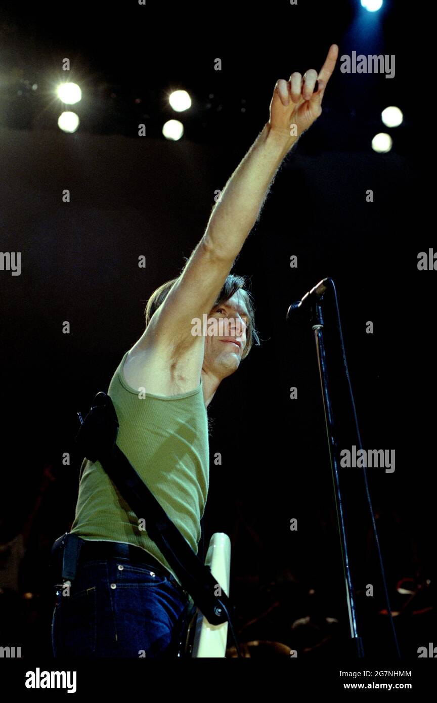 Canadian pop singer bryan adams hi-res stock photography and images - Alamy