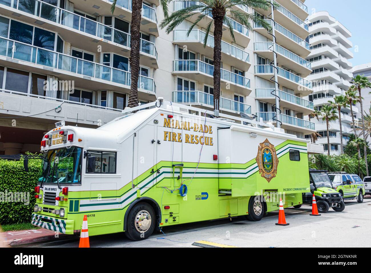 Miami dade fire rescue incident command post mobile vehicle hi-res ...