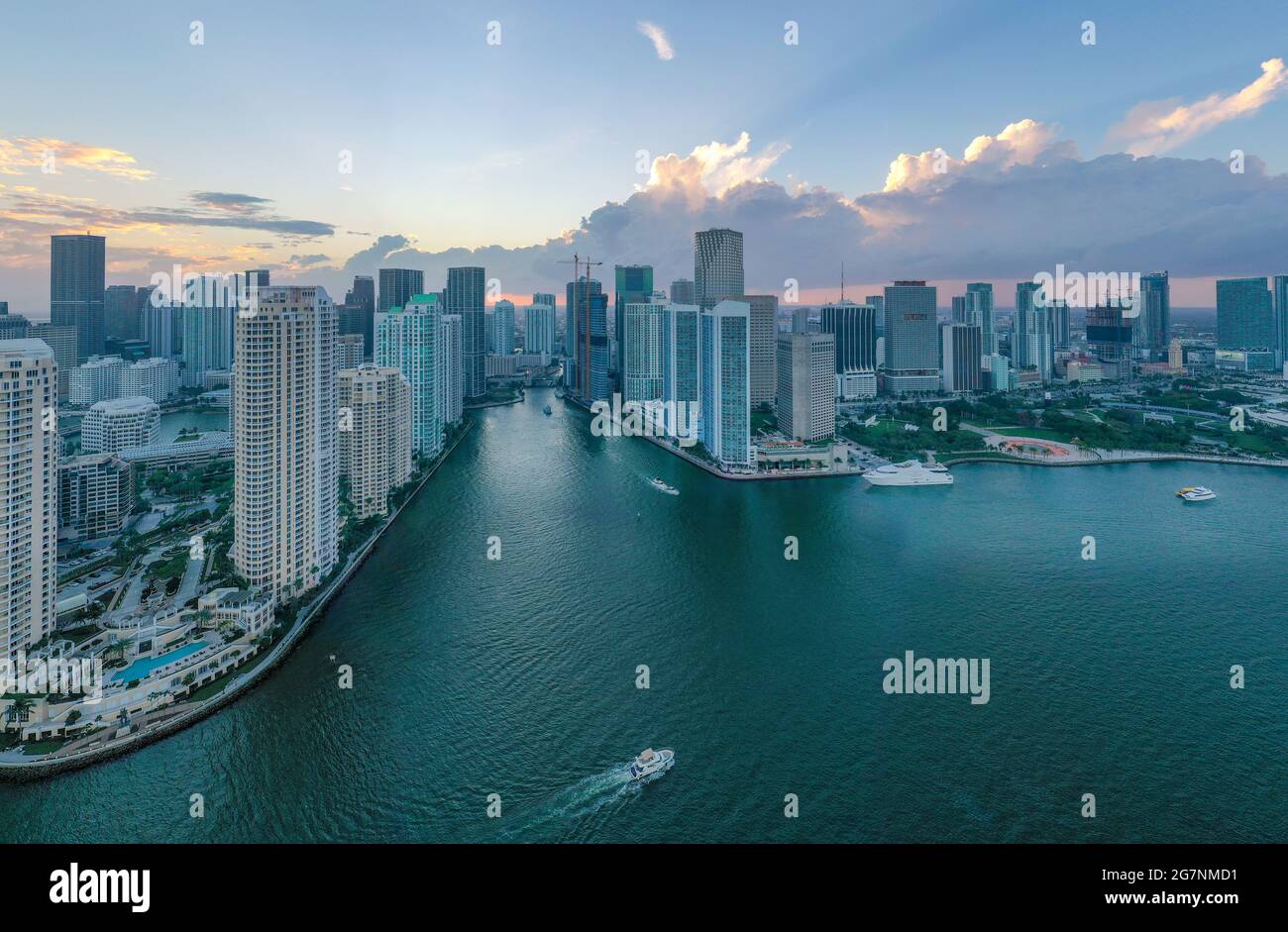 Miami helicopter hi-res stock photography and images - Alamy