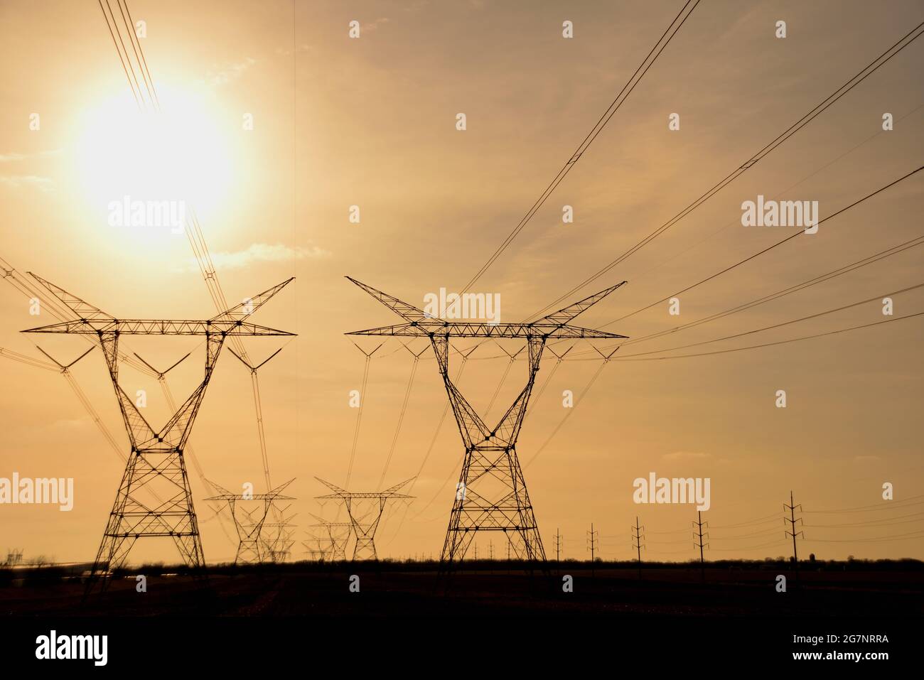 North american electrical power grid hi-res stock photography and ...