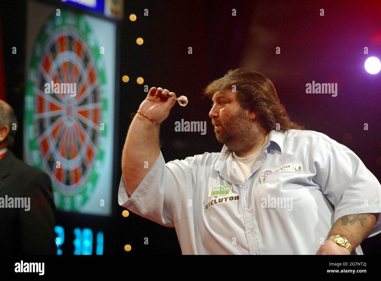 Andy Fordham Darts Throw