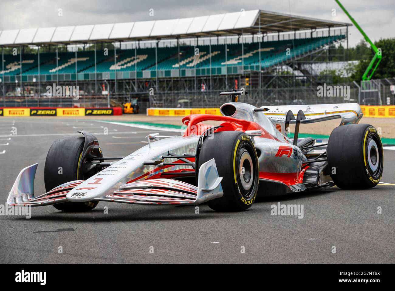 F1 car reveal hi-res stock photography and images - Alamy