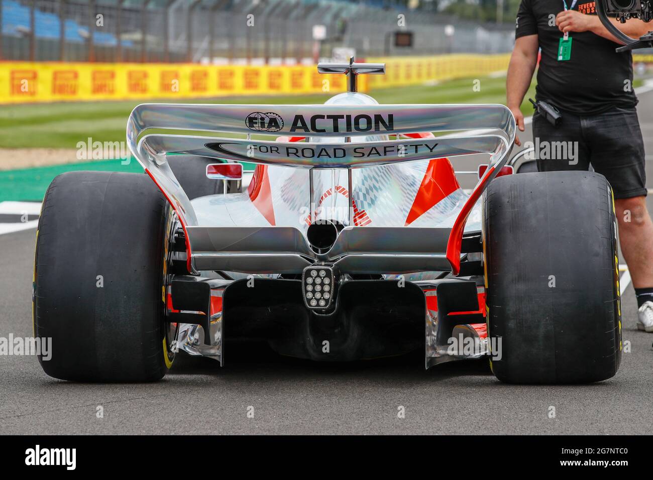 New F1 2022 car reveal rear wing, aileron, aerodynamic detail during ...