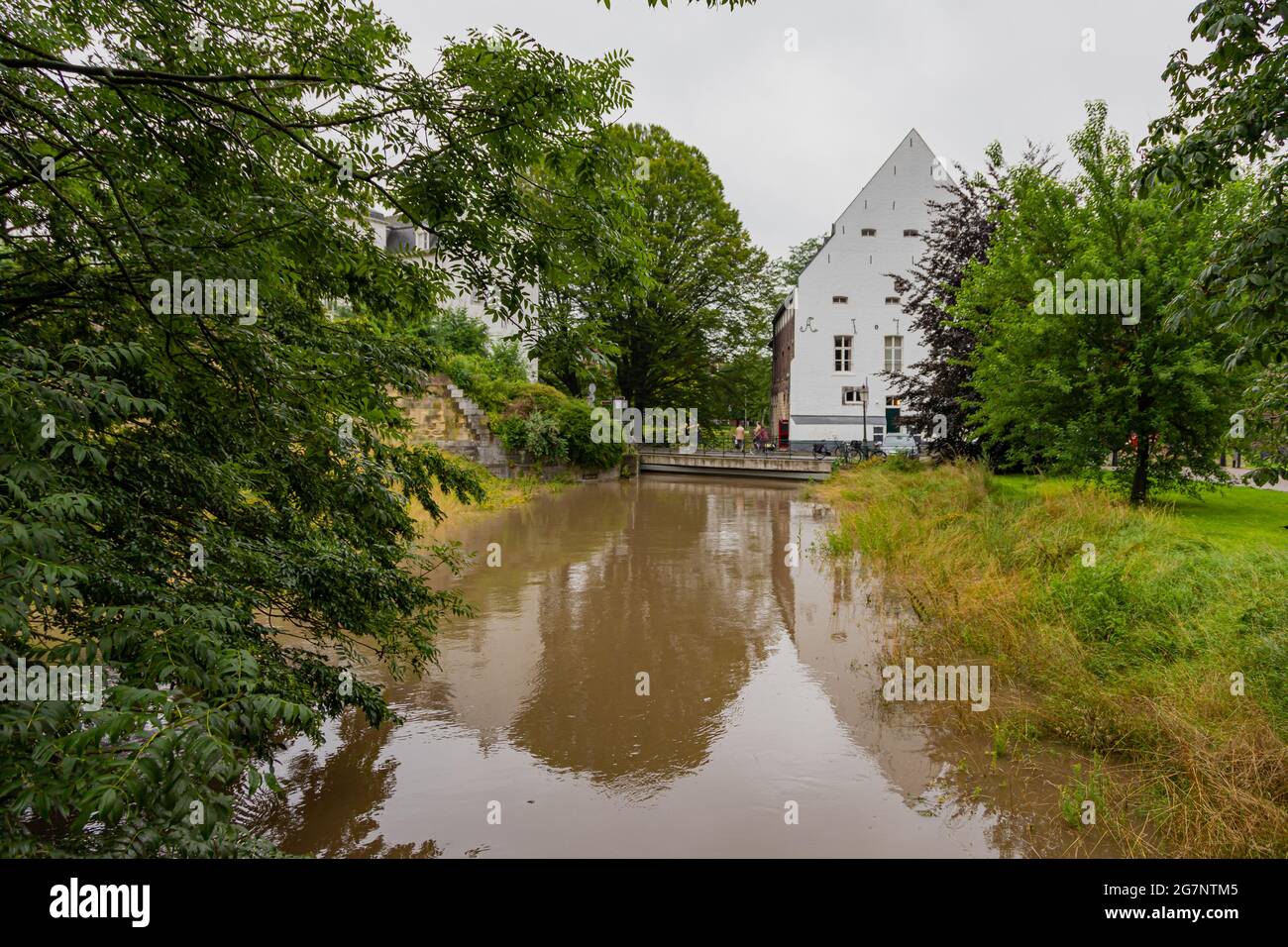 floods in downtown Maastricht and the historical centre after heavy ...