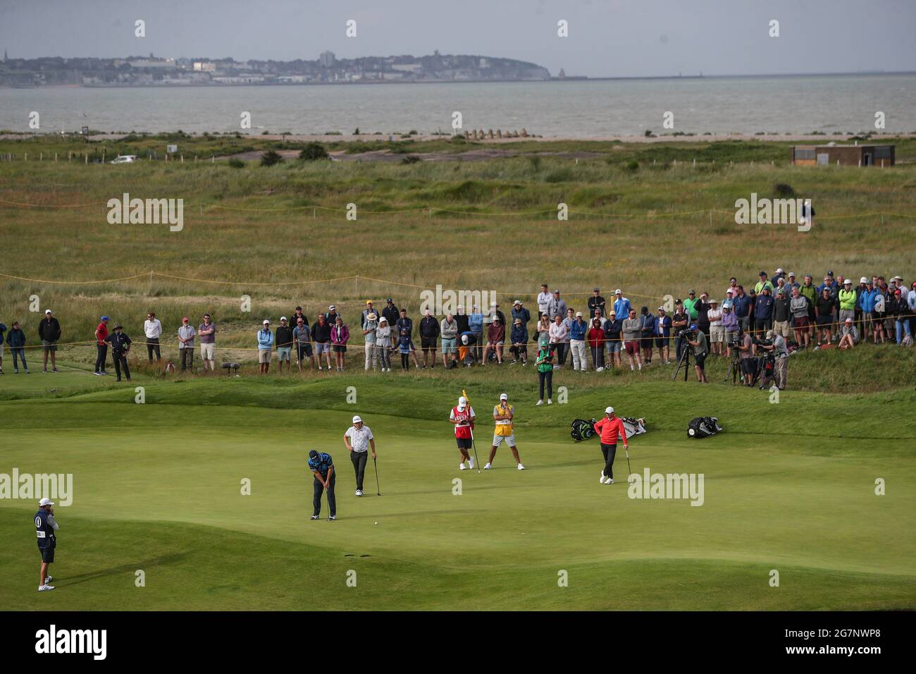 Patrick reed putting hi-res stock photography and images - Alamy