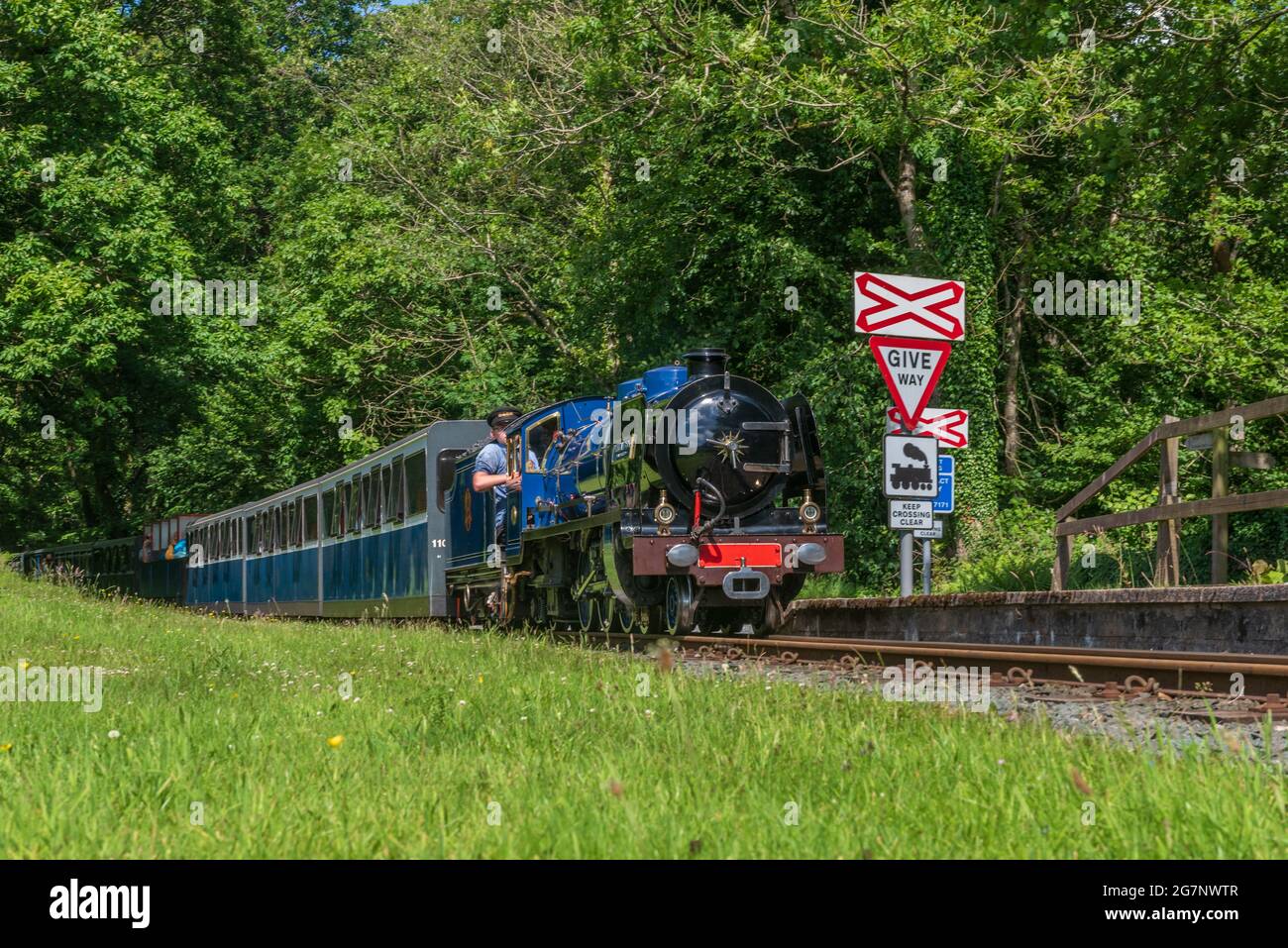 The Laal Ratty at Beckfoot on The Ravenglass to Eskdale narrow gauge ...