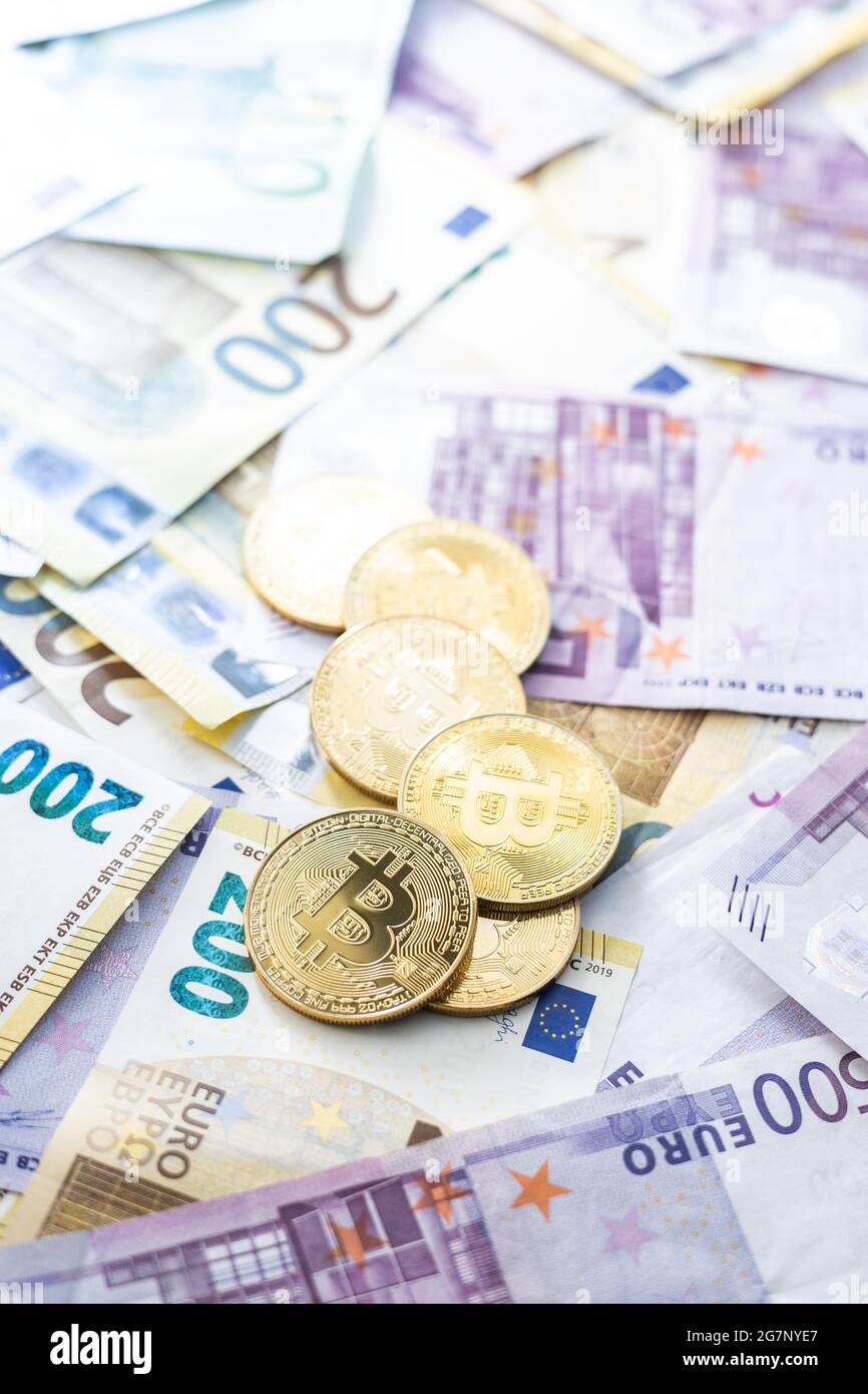 Cryptocurrency investments hi-res stock photography and images - Alamy