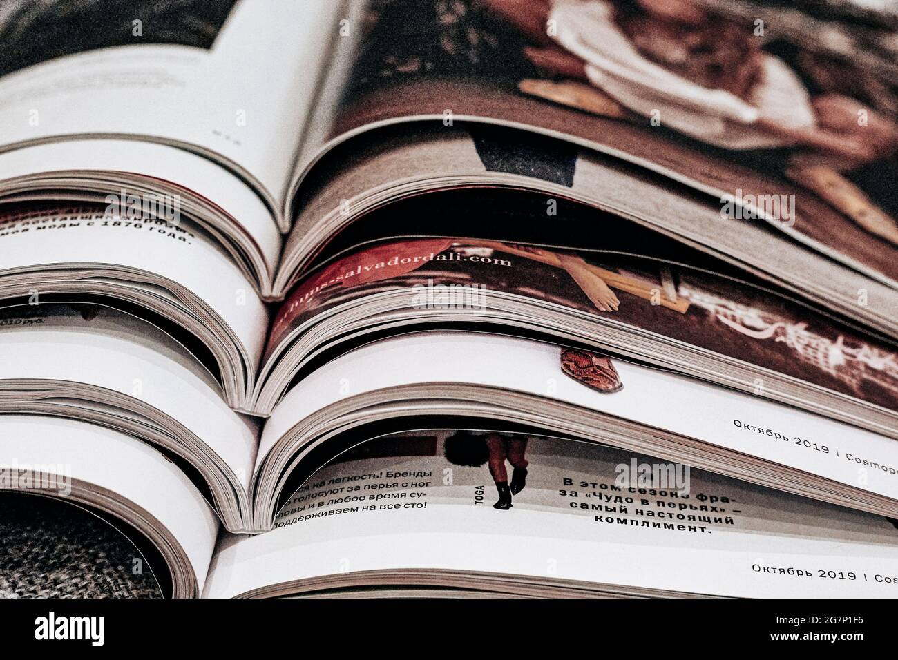 Stack of vogue magazines hi-res stock photography and images - Alamy