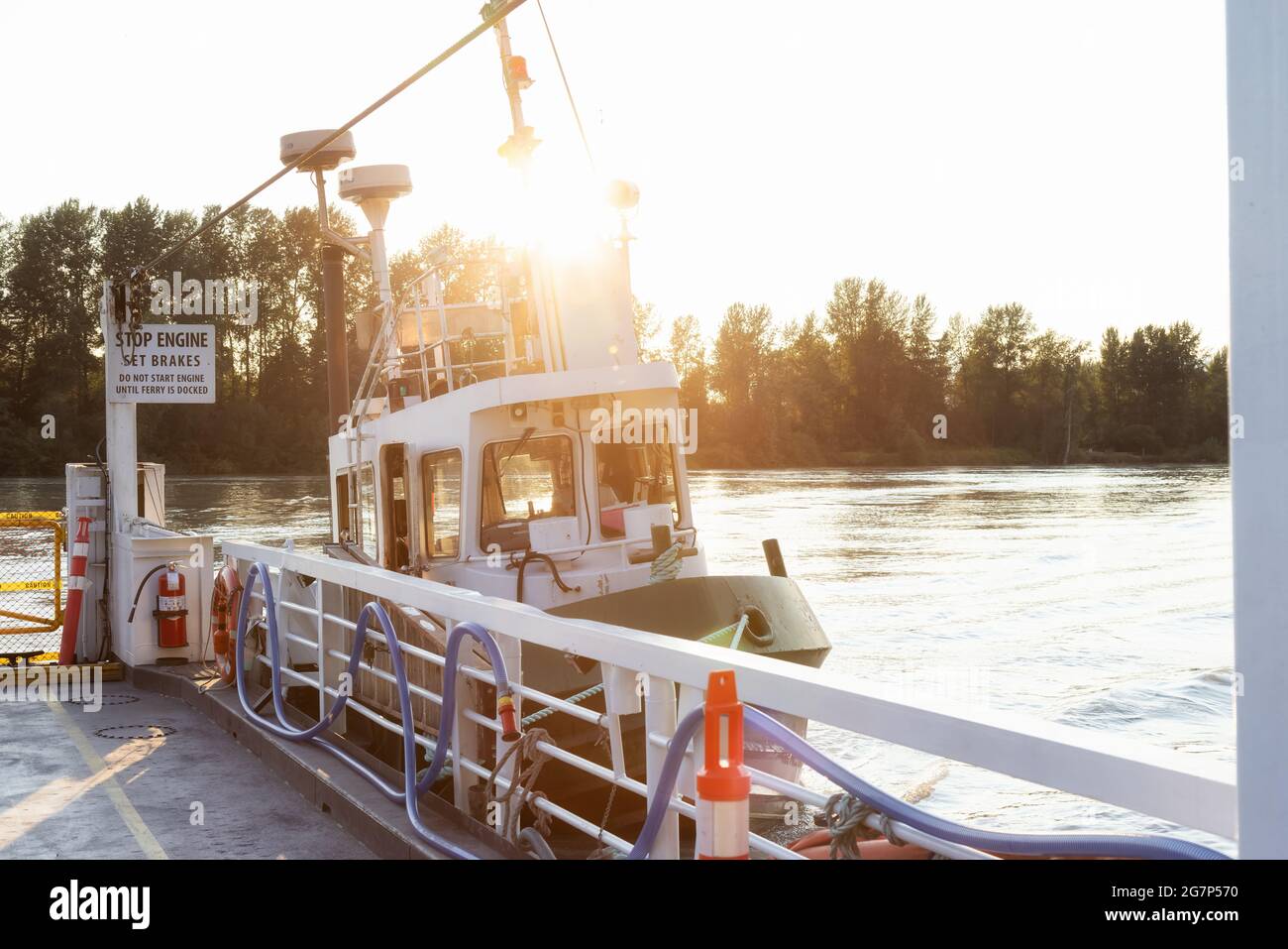 Barnston Island Ferry going across Fraser River Stock Photo - Alamy