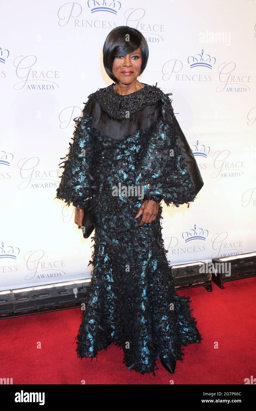 Cicely Tyson attends the 2013 Princess Grace Awards Gala at Cipriani ...