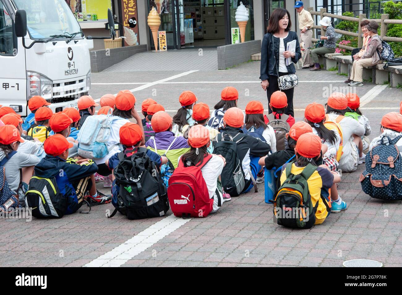 Students japan discussion hi-res stock photography and images - Alamy