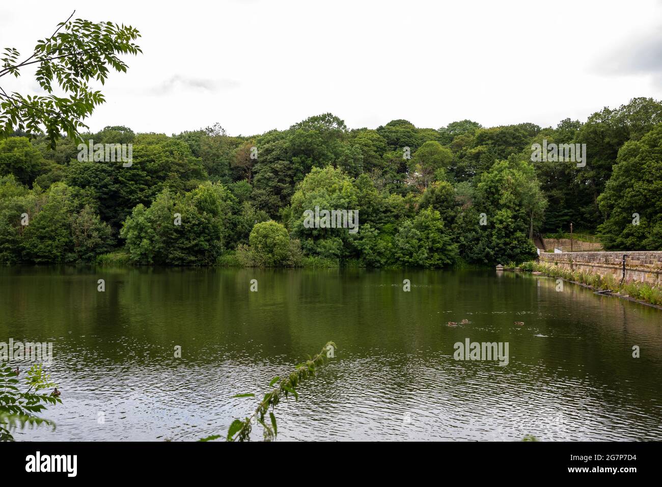 Cloudy over Linacre Reservoir in Cutthorpe, Chesterfield Stock Photo ...