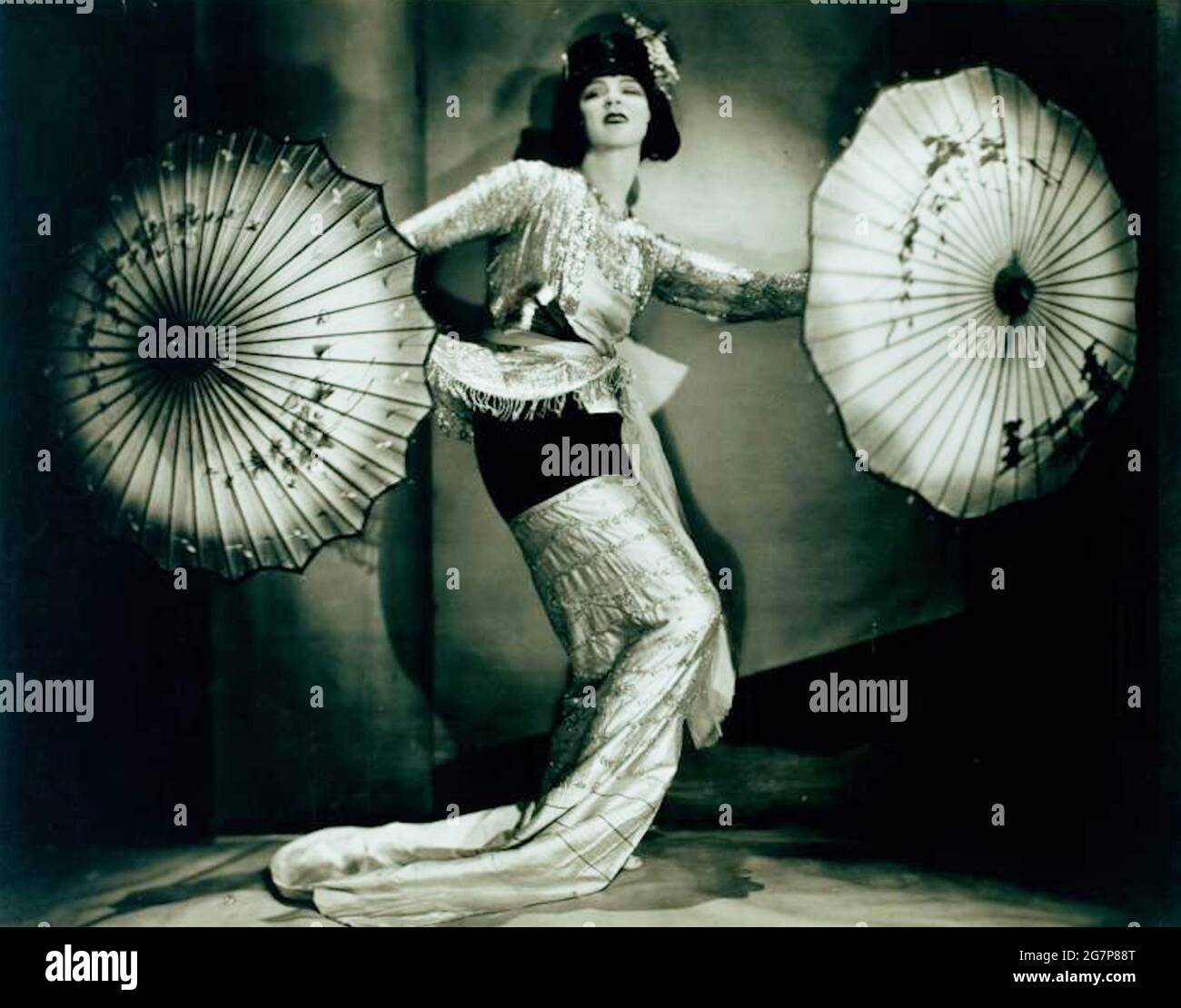 Vintage photograph of Ruth St Denis in a Burmese solo dance ...