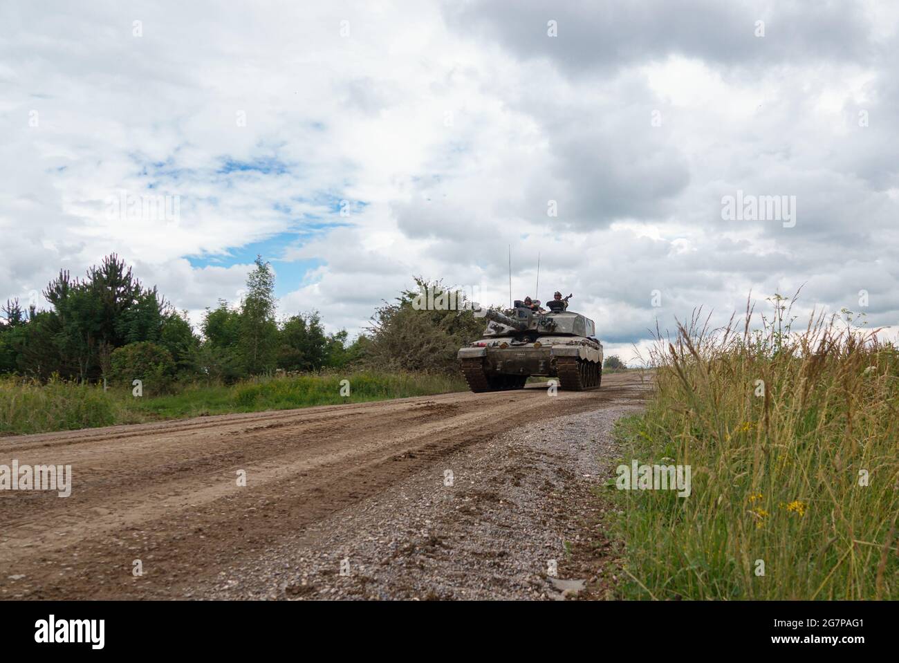 British army Challenger 2 FV4034 main battle tanks on exercise ...